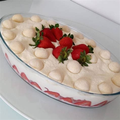 Torta Na Travessa De Ninho Morango Receiteria