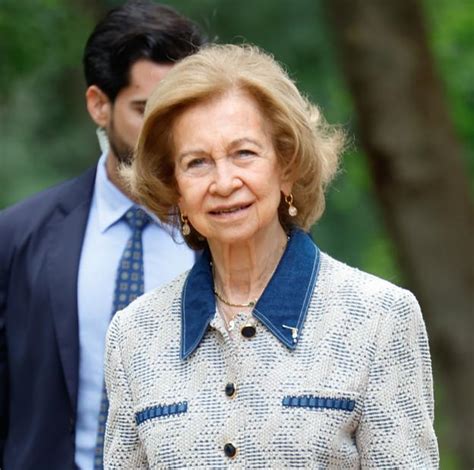 tendencia vaquera El look atrevido y moderno de la reina Sofía para ir