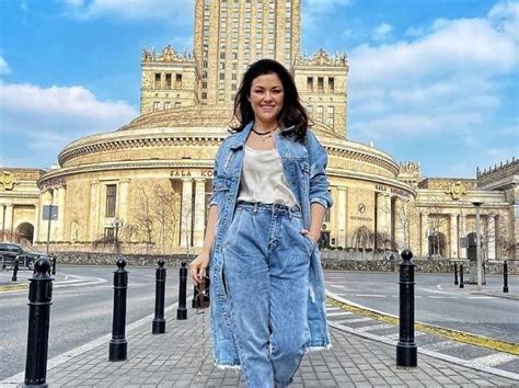 Katarzyna Cichopek pozuje odważnie w białym bikini Gwiazda M jak