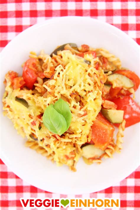 Veganer Nudelauflauf Mit Zucchini Und Paprika Berbacken Mit Veganem K Se