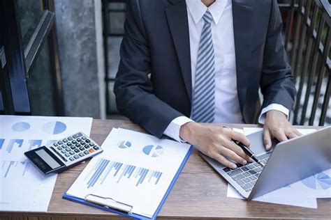 Analista Financiero Todo Lo Que Debes Saber CEAC