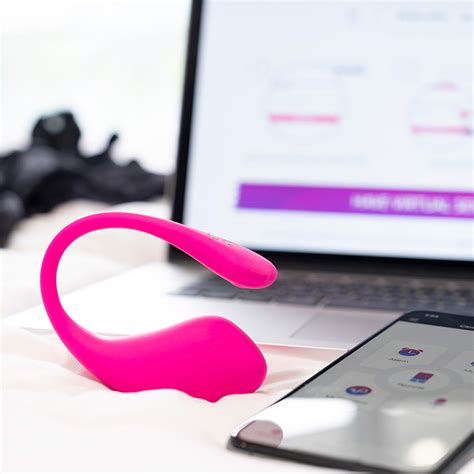 Lovense Lush 3 Bluetooth Remote Controlled Vibrator Cirillas