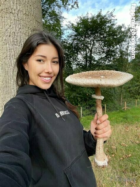Floraivyfree Nude Onlyfans Leaks The Fappening Photo