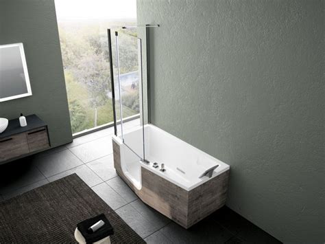 Wielofunkcyjna Wanna Model Z Drzwiczkami I Parawanem