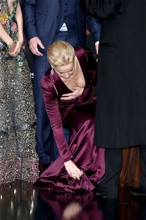 Hilarious And Unexpected Celebrity Wardrobe Malfunctions That Left