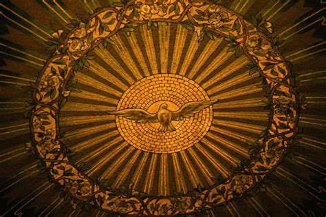 Pentecostes A Celebração do Espírito Santo