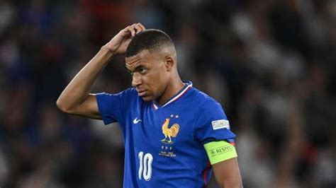 Clamoroso Francia Deschamps esclude Mbappé dai convocati non ci sarà