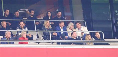 Thomas M Ller Ausgelassene Aufnahmen Dfb Abschied Ohne Ehefrau Lisa