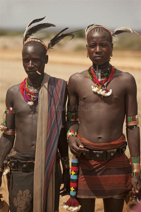 Stammen Mensen In De Vallei Omo In Ethiopi Afrika Redactionele Foto
