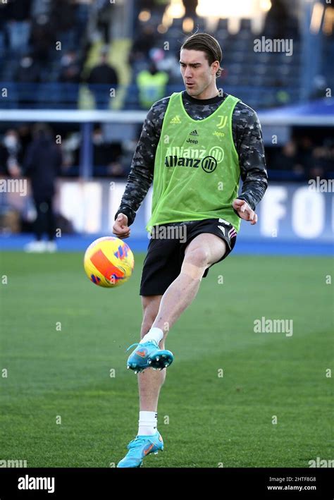 Dusan Vlahovic Of Juventus FC Warms Up During The 2021 22 Serie A