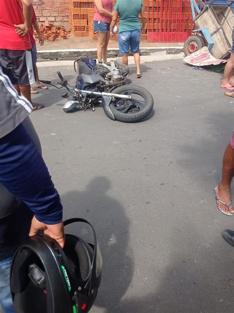 Motociclista morre e ciclista fica gravemente ferido após colisão na