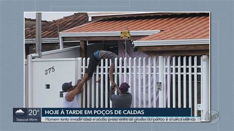 Homem fica preso entre cerca elétrica e portão ao tentar invadir casa