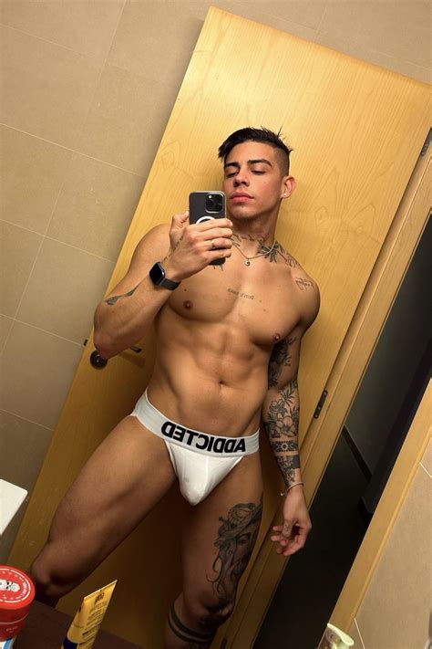 𝒜𝒥𝒪𝒯𝒜 𝒮ℛ on Twitter Me dejas un comentario en instagram https