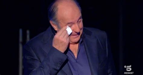 C è Posta per Te Gerry Scotti in lacrime ricorda la madre