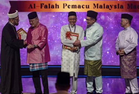 Pm Ucap Tahniah Kepada Penerima Anugerah Tokoh Maal Hijrah H M