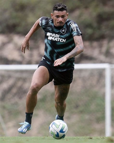 Tiquinho Treina Bola No Botafogo E Pode Retornar Contra O Fortaleza