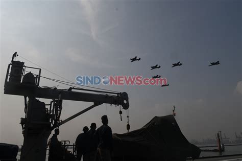 FOTO TNI AL Gelar Latihan Tempur Di Perairan Teluk Jakarta