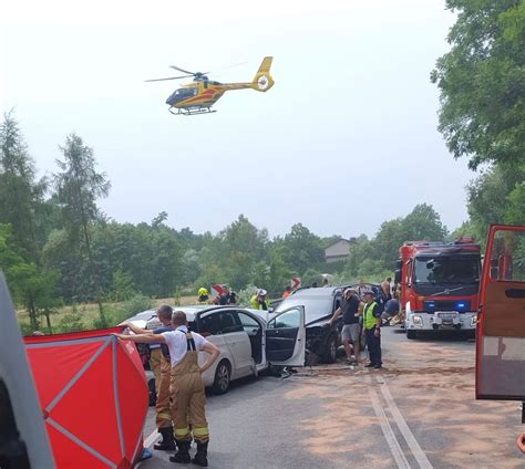 Śmiertelny wypadek w Tworkowej Zderzenie samochodów osobowych 30