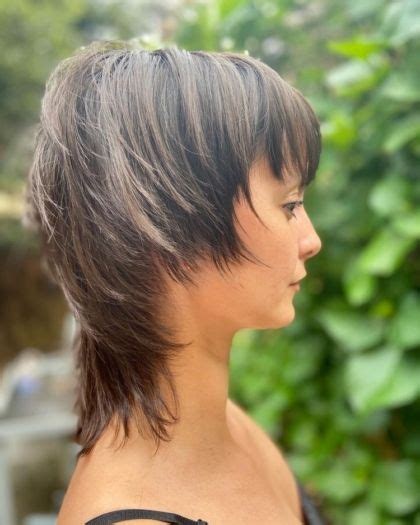 10 Ideen wie Frauen Vokuhila Frisur modern stylen können