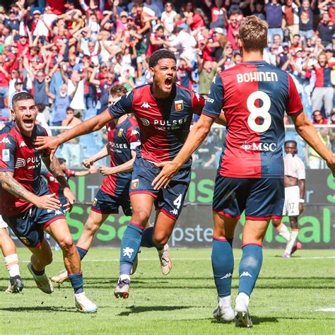 Balotelli Un Nuovo Giocatore Del Genoa Genoa Cricket And Football