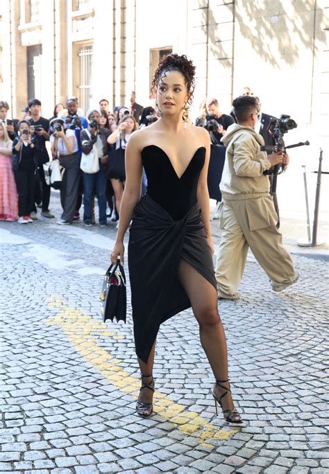 Photo Léna Mahfouf Léna Situations Arrivées au défilé de mode