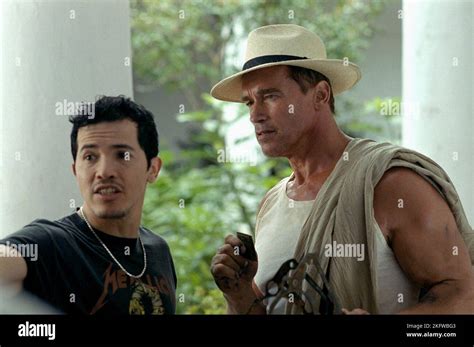 JOHN LEGUIZAMO ARNOLD SCHWARZENEGGER COLLATERAL DAMAGE 2002 Stock