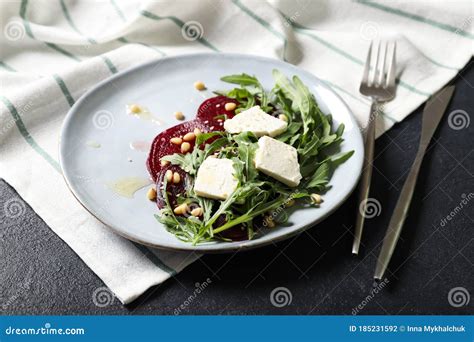 Prato Beterraba Sacarina E Salada De Feta Foto De Stock Imagem