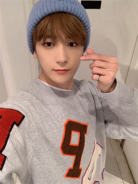 Lola Tbz Deserves Better On Twitter Rt Npomvtt Happy Day Hyunjae