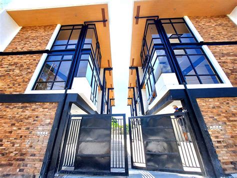 Elegant 2 Storey Townhouse For Sale In East Fairview Commonwealth