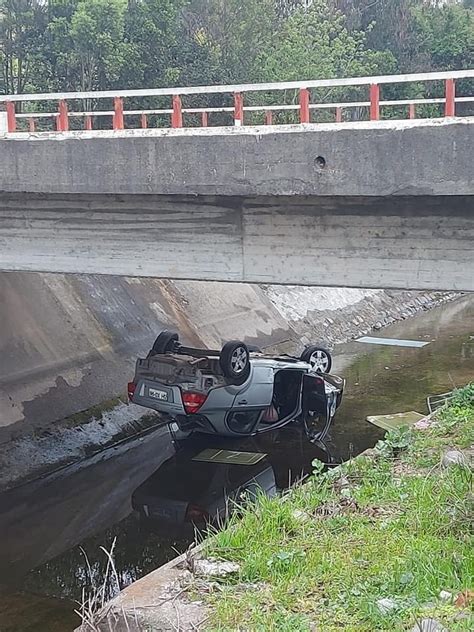 Volcamiento de vehículo deja a una persona fallecida en Colbún