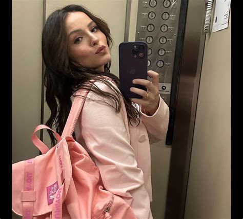 Foto Mãe de Larissa Manoela não queria ver a filha looks ousados
