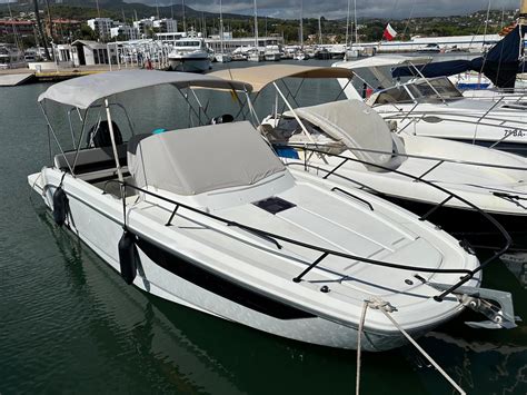 Beneteau Flyer 8 SUNdeck 7m 2019 Wasserski Wakeboard Boote Barcelona