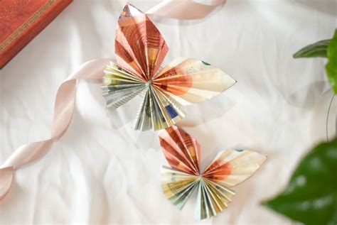 Geldscheine falten als Schmetterling Ein schönes Geldgeschenk