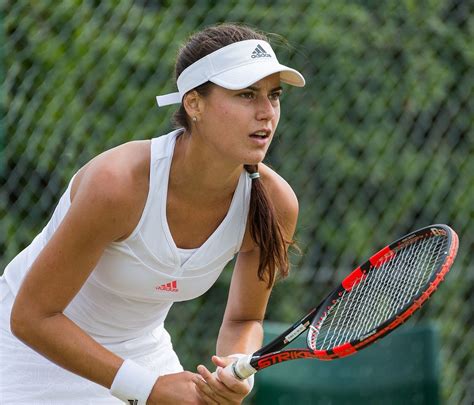 Victorie pentru SORANA CÎRSTEA A învins o pe KAROLINA PLISKOVA şi s a