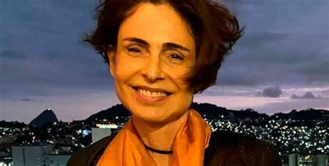 O amor está no ar aos 64 anos atriz Silvia Pfeifer está namorando