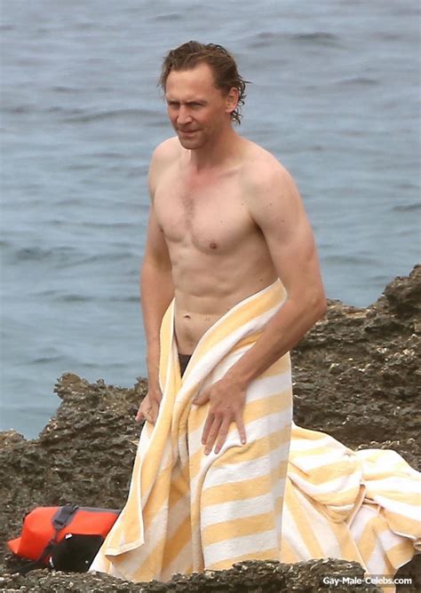 Tom Hiddleston Great Bulge And Shirtless Photos The Men Men