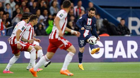 PSG AC Ajaccio Messi sifflé par une partie du Parc Le Parisien