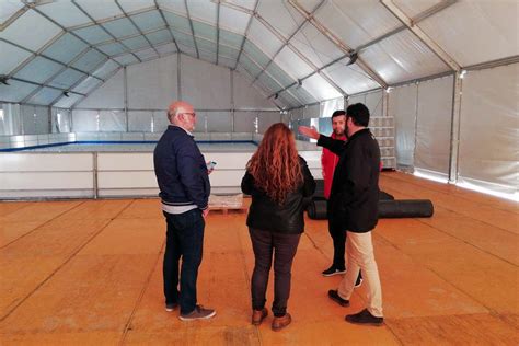 Este viernes abren sus puertas la pista de hielo y el tobogán gigante
