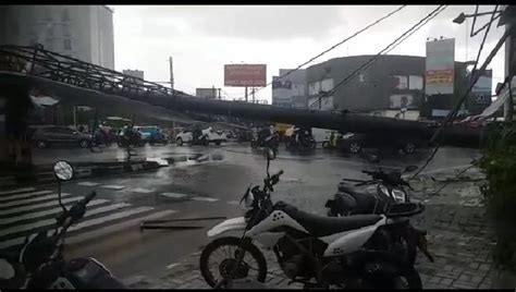 Dihajar Angin Kencang Baliho Jumbo Ambruk Jogjaaja