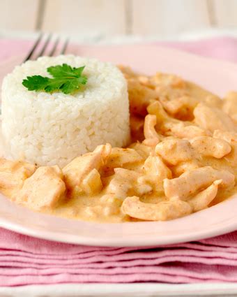 Strogonoff de Frango uma receita fácil e muito rápida de fazer
