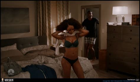 Yaya DaCosta Desnuda En Chicago Med