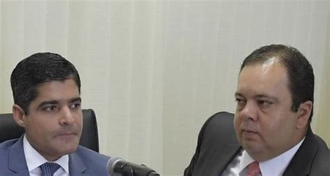No WhatsApp Elmar Nascimento se diz traído inexplicavelmente no DEM