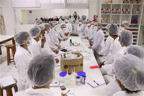 Enfermagem Turma Aula Pr Tica Em Laborat Rio Galeria De Fotos