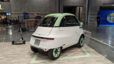 On a vu la toute petite Microlino Lite une nouvelle voiture électrique