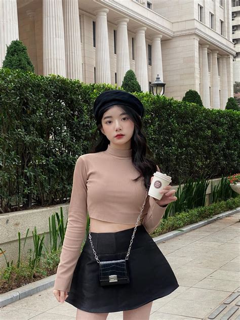 Sinh năm 2002 đã tự sắm ô tô tiên nữ mukbang Quỳnh Trương giỏi và