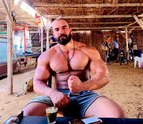 Worshiper Muscle On Twitter RT MiddleGiants Hot Bearded Syrian