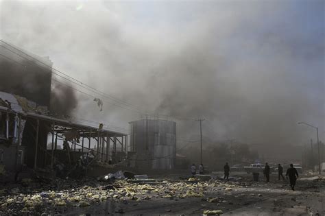 Al menos dos muertos y decenas de heridos por una explosión en una