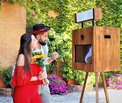 FOTOMATON Y PHOTOCALL MADRID BODAS Y EVENTOS PLATAFORMA 360º