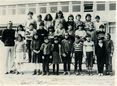 Photo De Classe CE2 De 1983 Ecole Notre Dame De Bel Air Issoudun