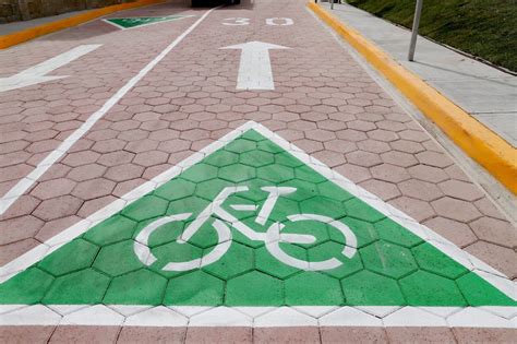 Entrega Mundo Tlatehui adoquinamiento de calle Izúcar de Matamoros en